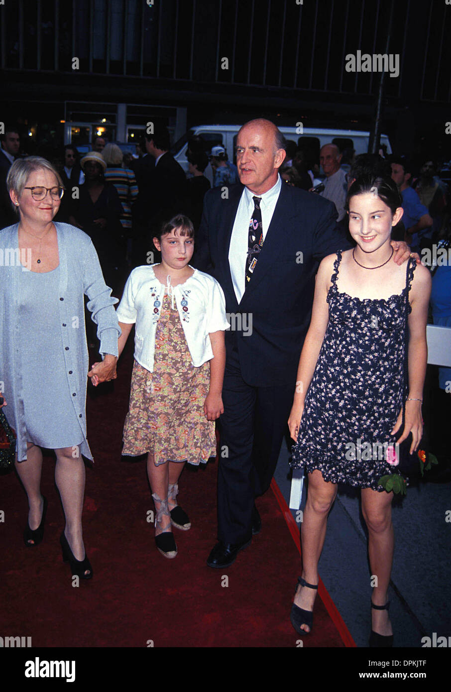 Familia De Peter Boyle Doris Roberts Peter Boyle Hi Res Stock