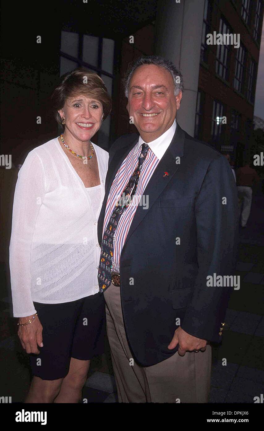 Jan. 10, 2006 - K13136AR.SANDY WEILL WITH HIS WIFE JOAN WEILL.U.S. OPEN ...