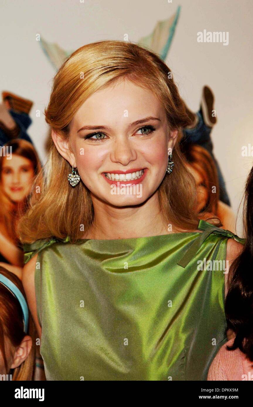 Feb. 25, 2006 - New York, NEW YORK - SARA PAXTON OF ''AQUAMARINE'' AT ...