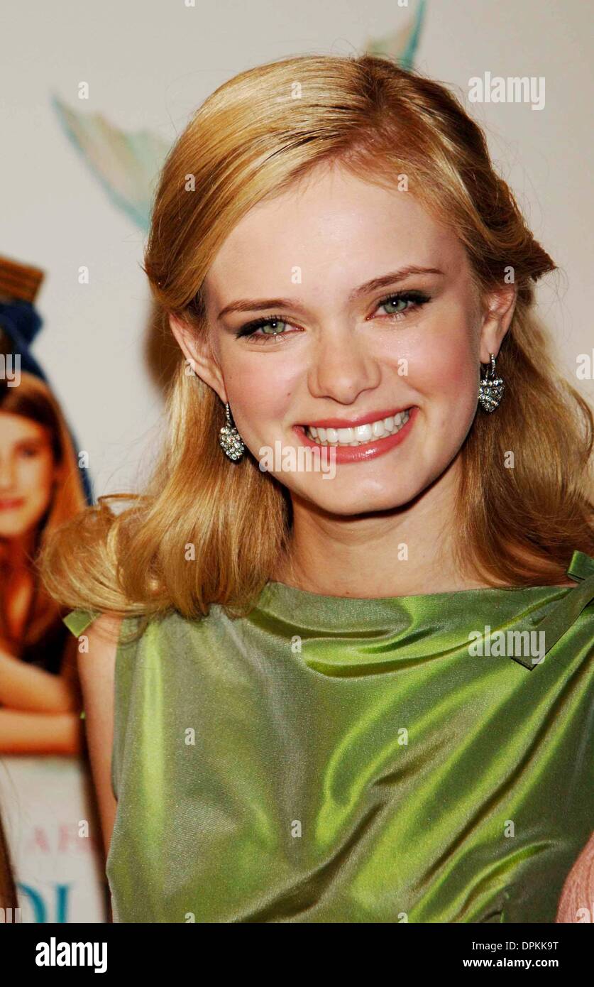 Feb. 25, 2006 - New York, NEW YORK - SARA PAXTON OF ''AQUAMARINE'' AT ...