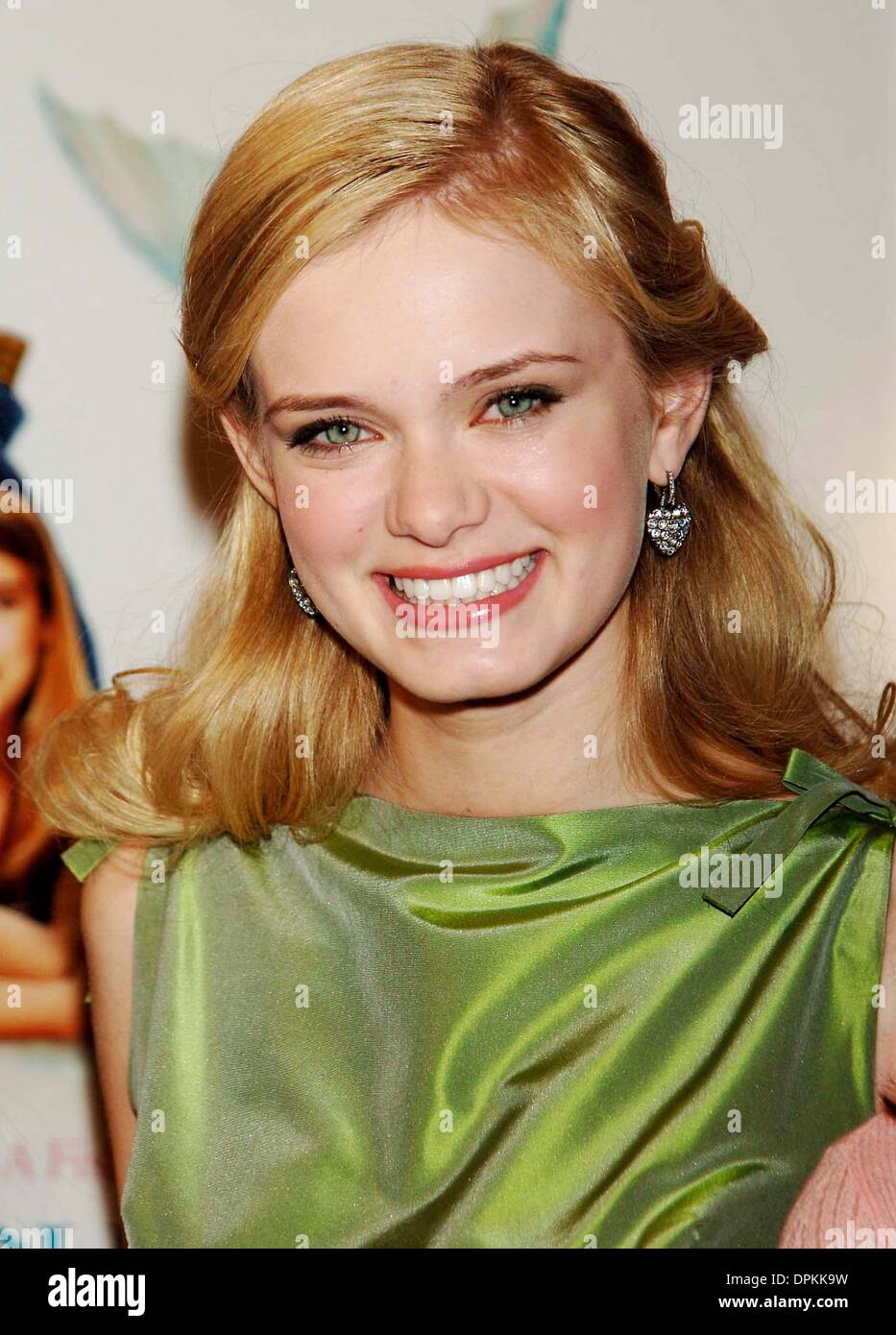 Feb. 25, 2006 - New York, NEW YORK - SARA PAXTON OF ''AQUAMARINE'' AT ...