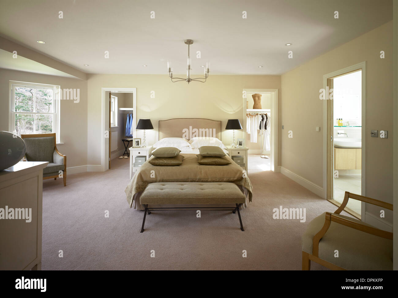 Double beds and apartments hi-res stock photography and images - Alamy