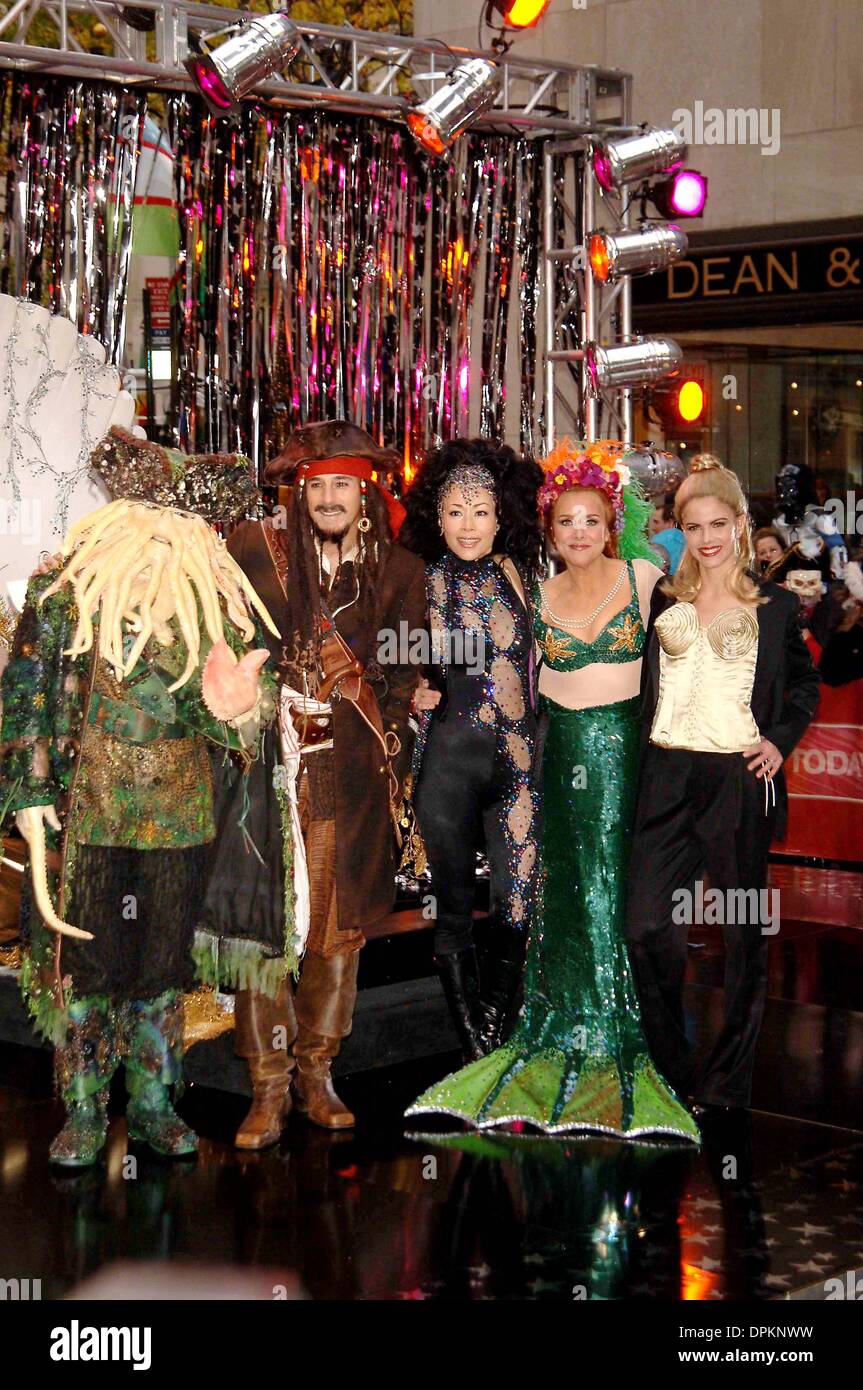 Oct. 31, 2006 - New York, new york - K50503AR.NBC's Today Show team ...