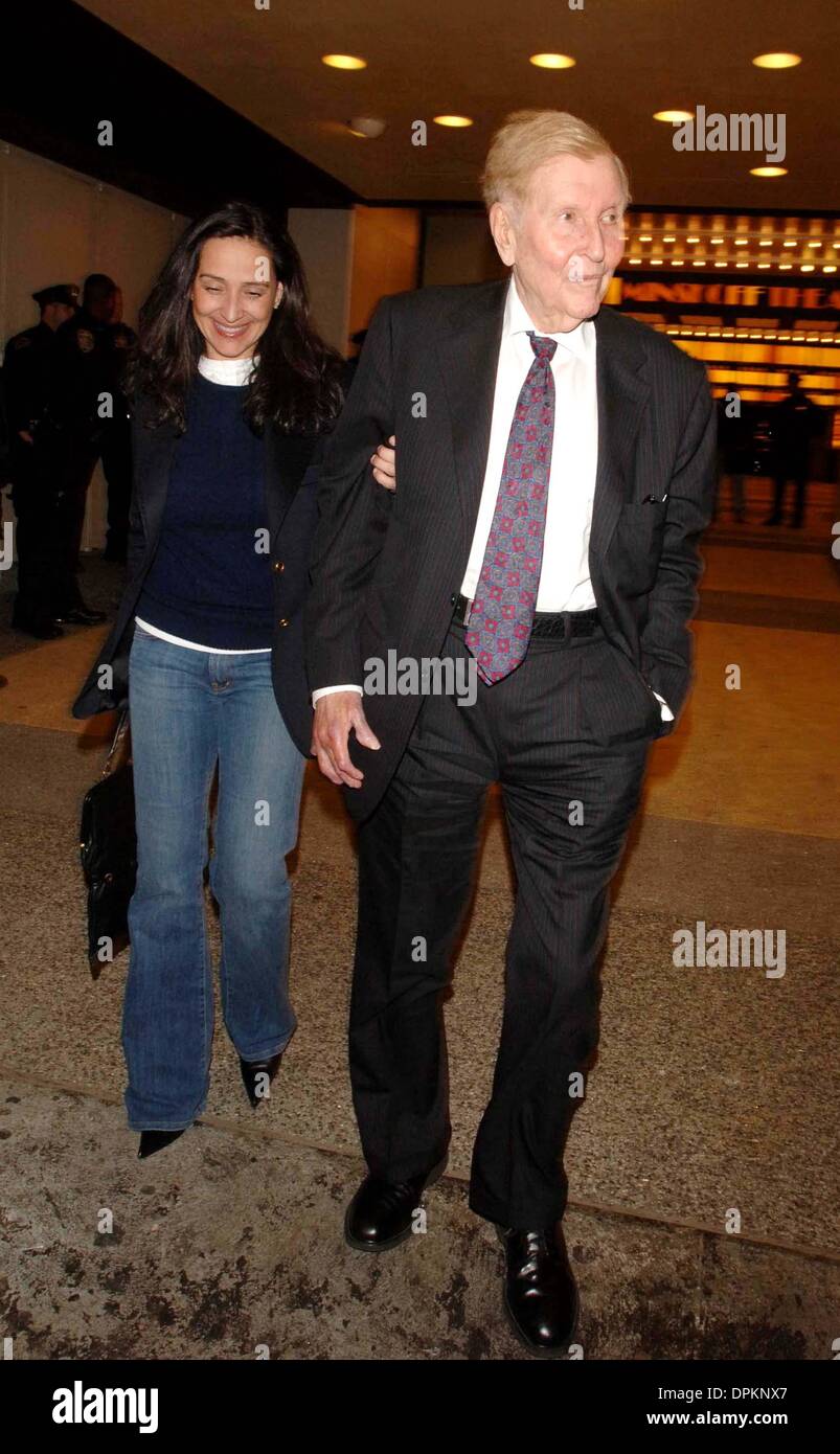 Nov. 3, 2006 - K50544AR.CELEBRITIES AT '' TRL '' AT MTV STUDIOS TIME ...