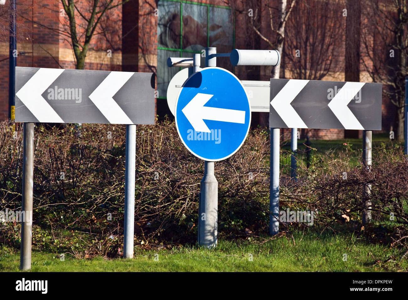 Roadside roundabout sign hi-res stock photography and images - Alamy