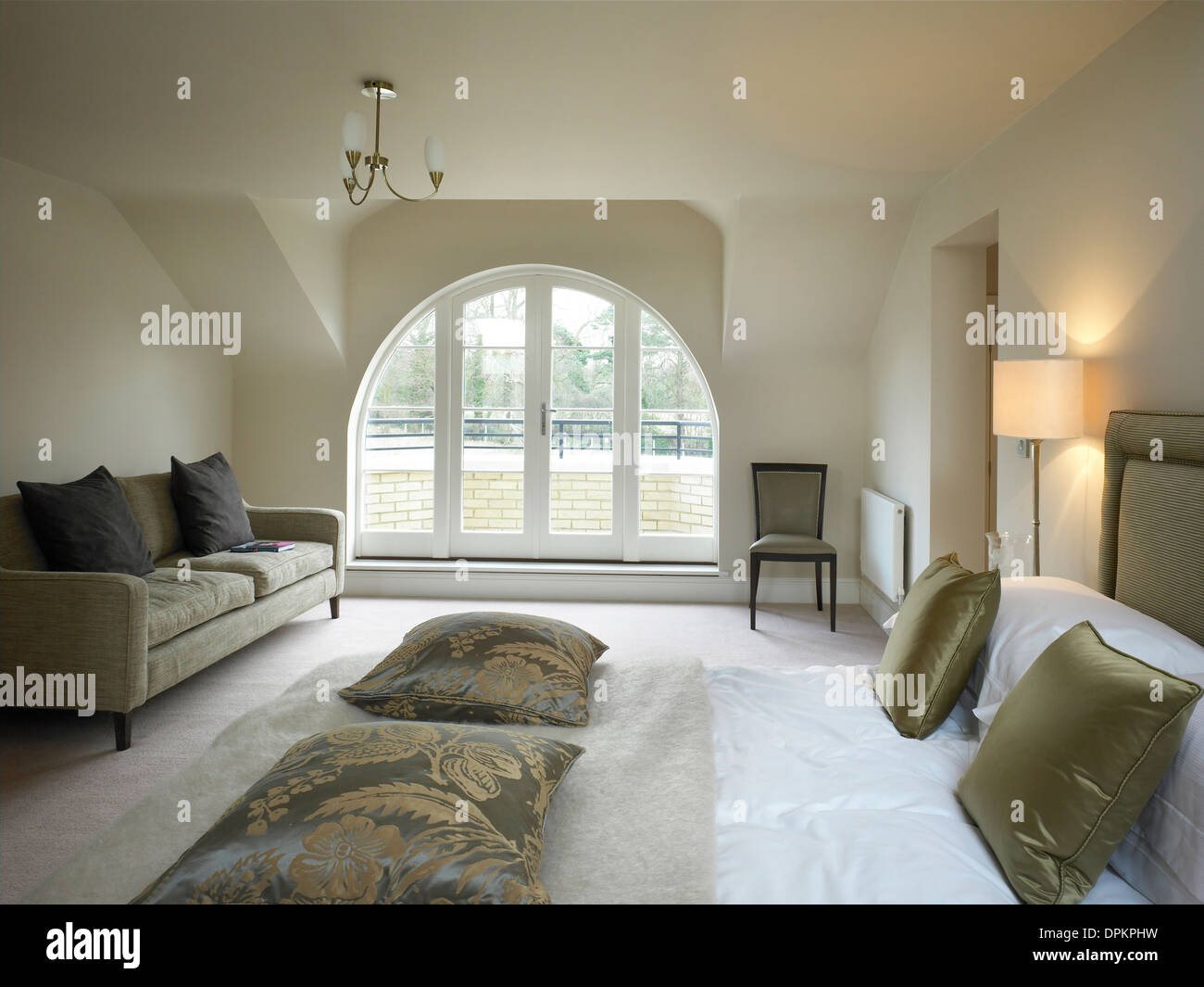 Large double bedroom Stock Photo - Alamy