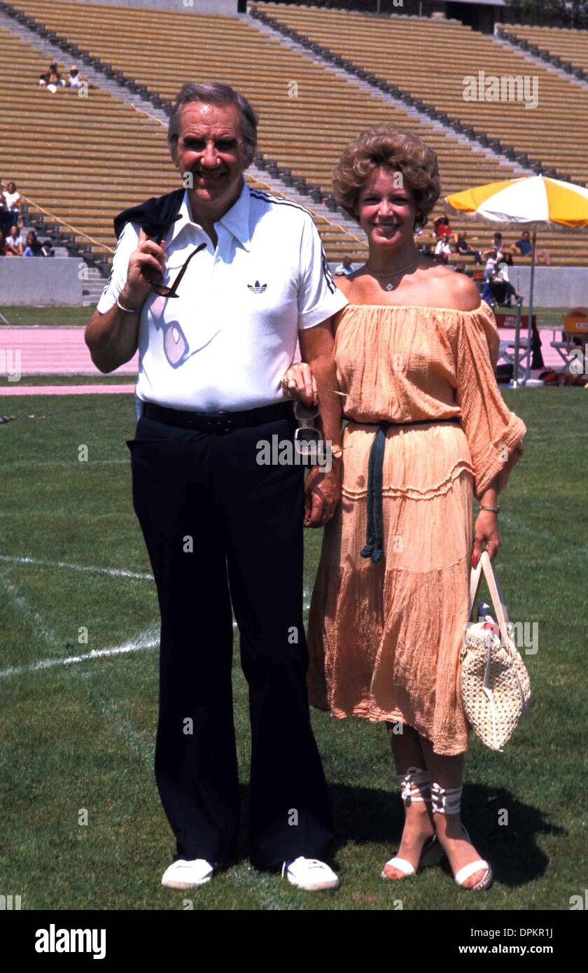 Jan. 9, 2006 - .ED MCMAHONRETRO.G4670.1977.ED MCMAHON AND WIFE VICTORIA ...