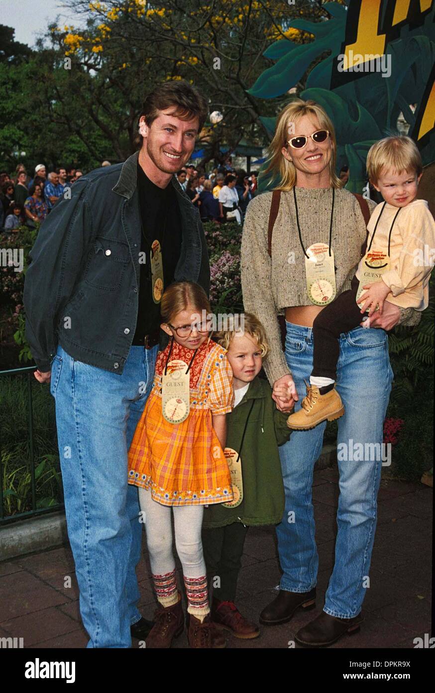 Wayne Gretzky And His Family Today In Hockey History: Edmonton Oilers