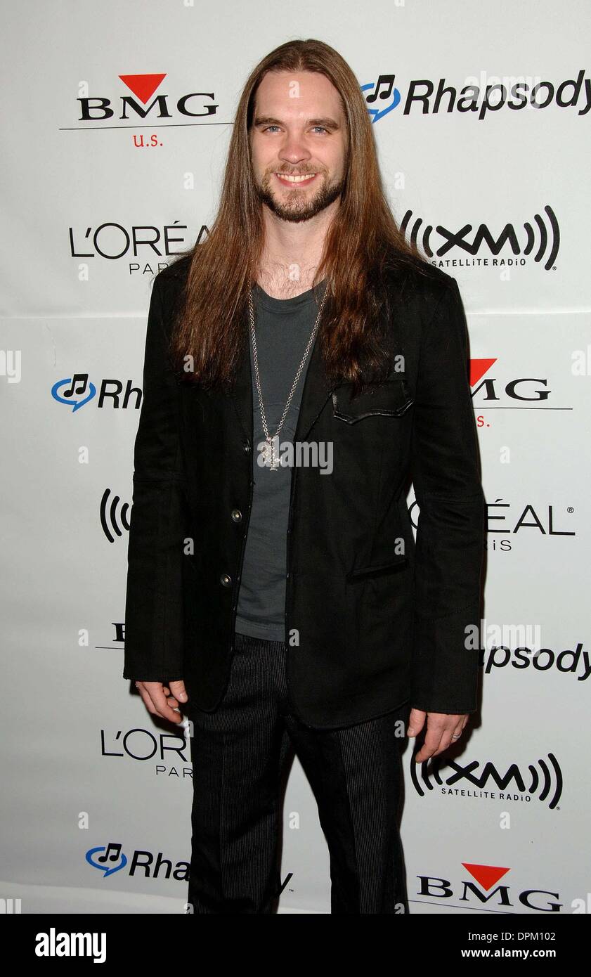 Feb. 14, 2006 - Beverly Hills, CALIFORNIA, USA - K46525FB.2006 CLIVE ...