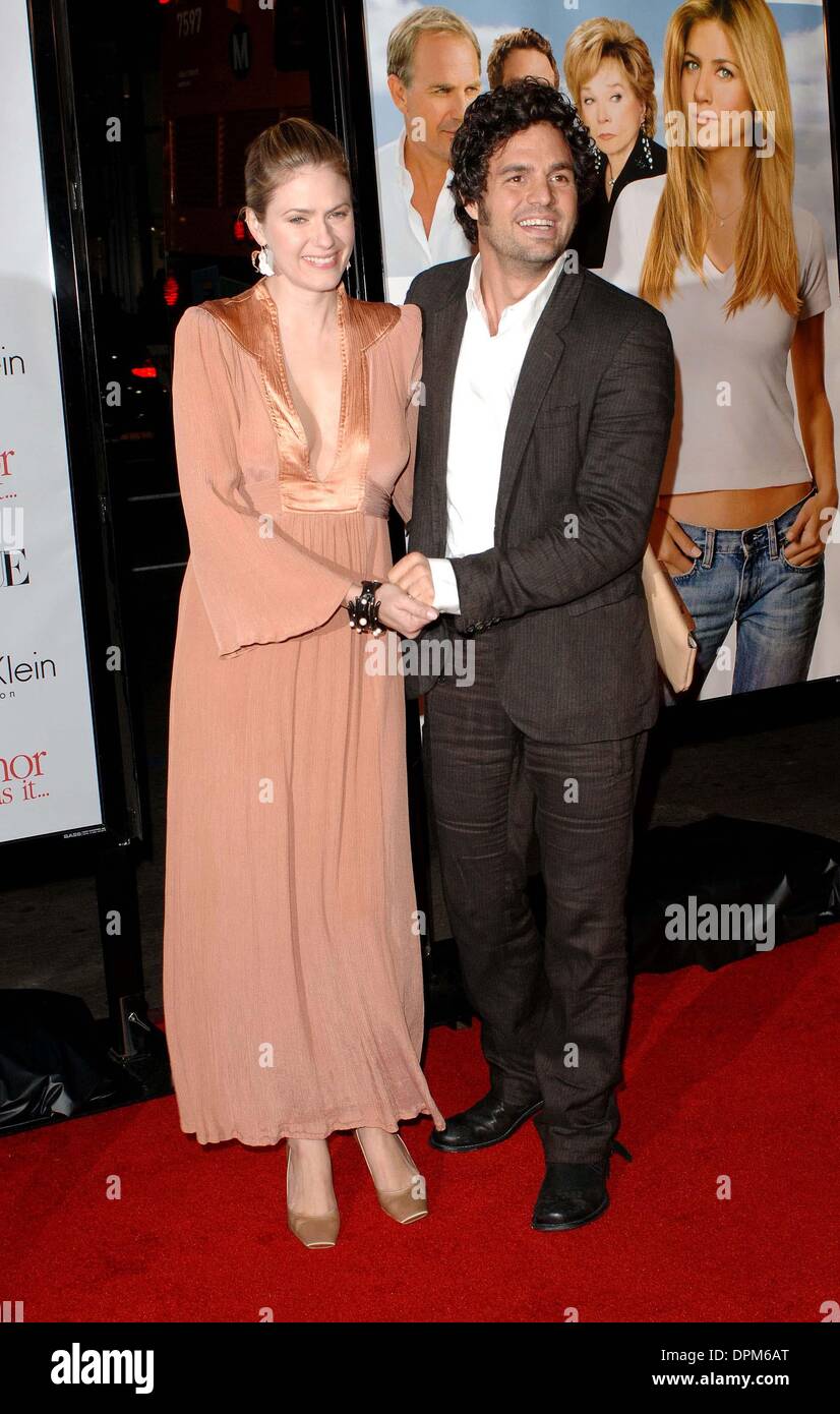 Mark Ruffalo And His Wife Sunrise Coigney Stock Photos & Mark Ruffalo ...