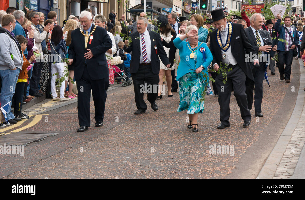 The Lord Provost (the lady in turquoise) and officials taking part in ...