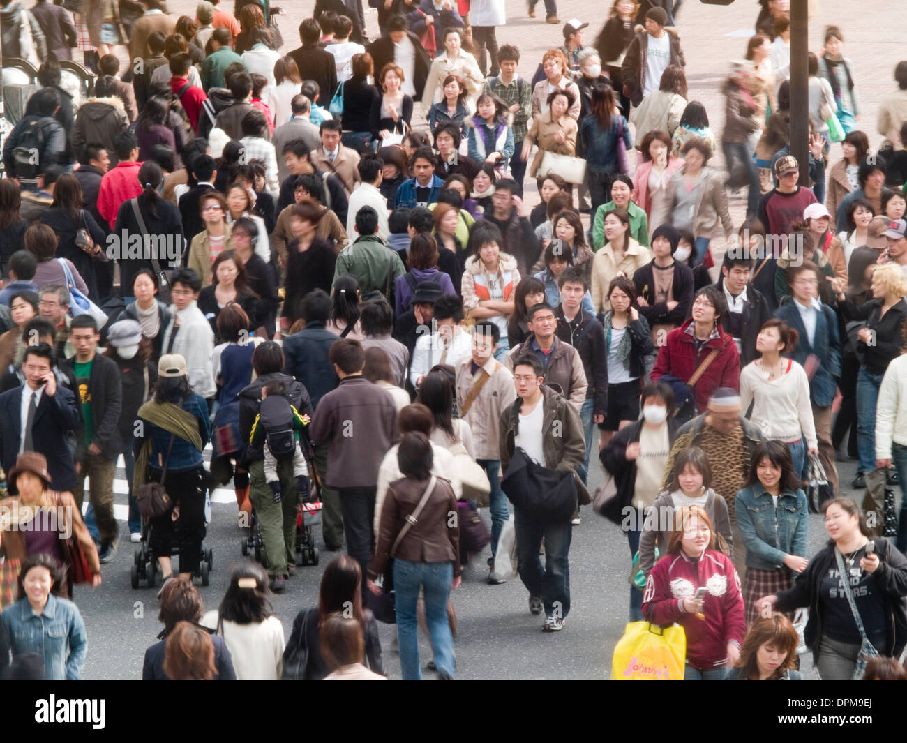 Mar 12, 2006 - Tokyo, Japan - Commuters in Tokyo, Japan (Credit Image ...