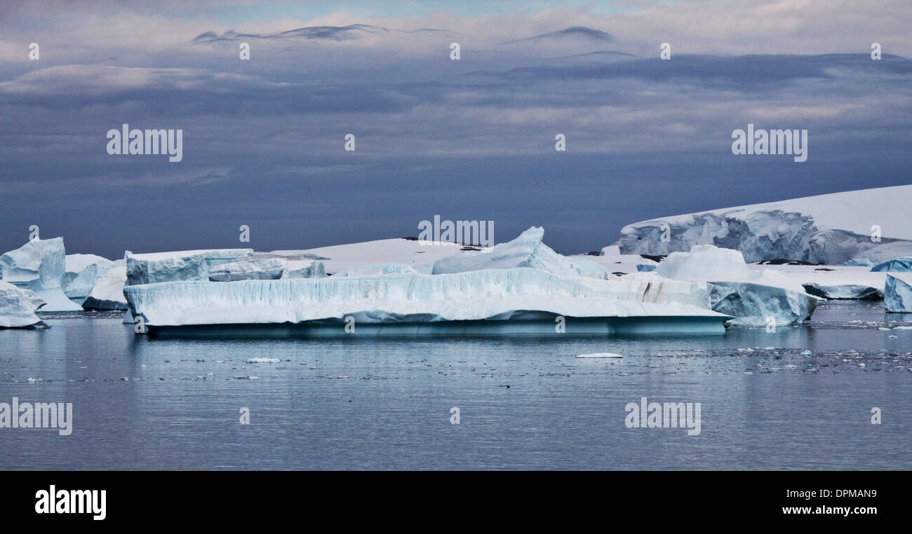 Blue icebergs iceberg pleneau island hi-res stock photography and ...