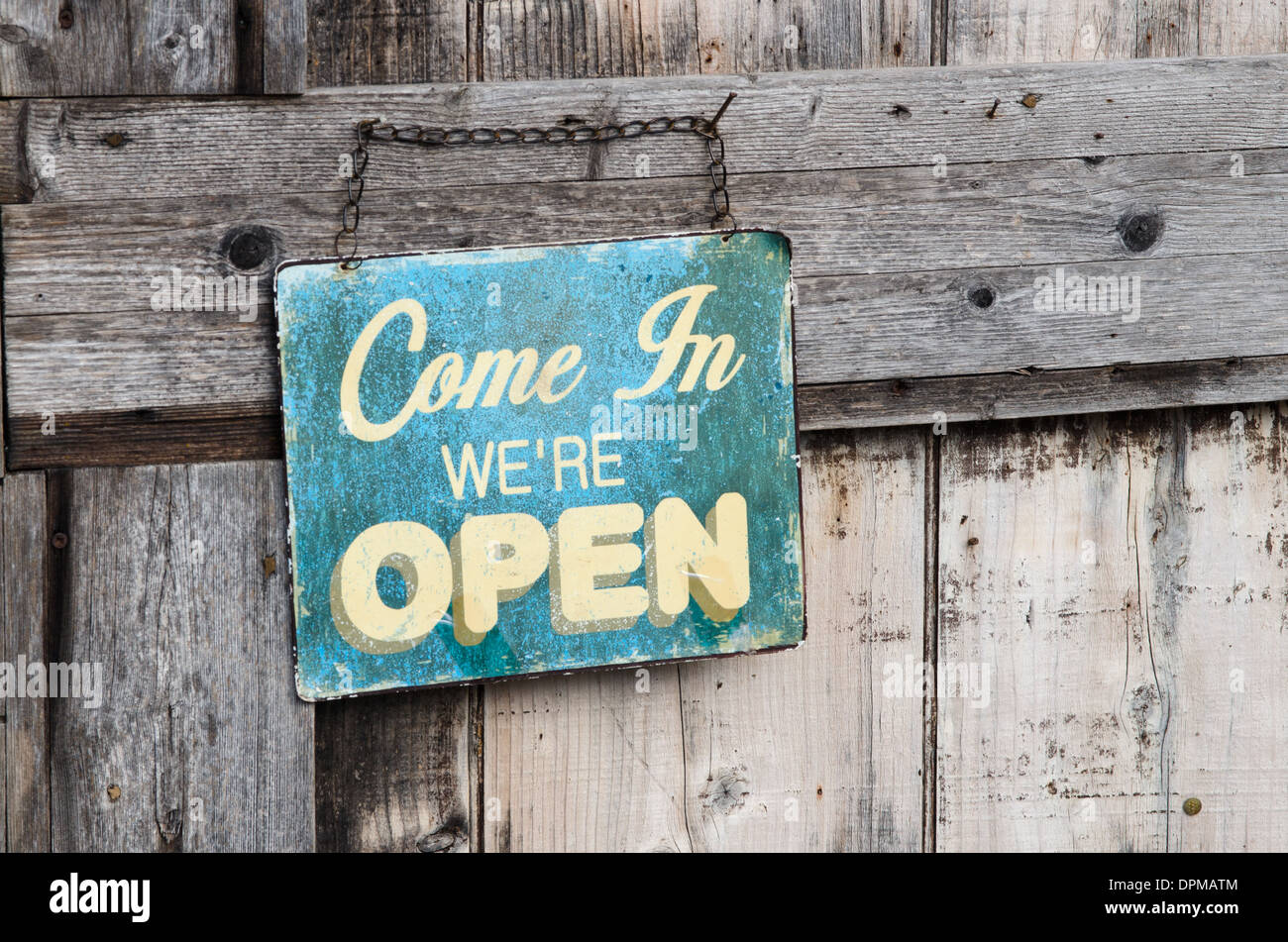 Door open 1950s hi-res stock photography and images - Alamy