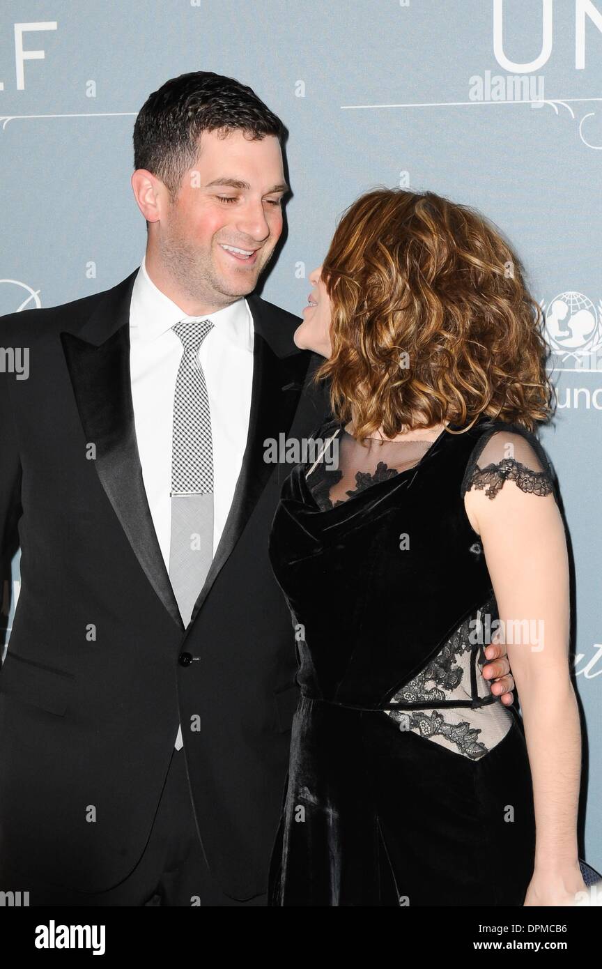Los Angeles, CA, USA. 14th Jan, 2014. Dave Bugliari, Alyssa Milano at ...