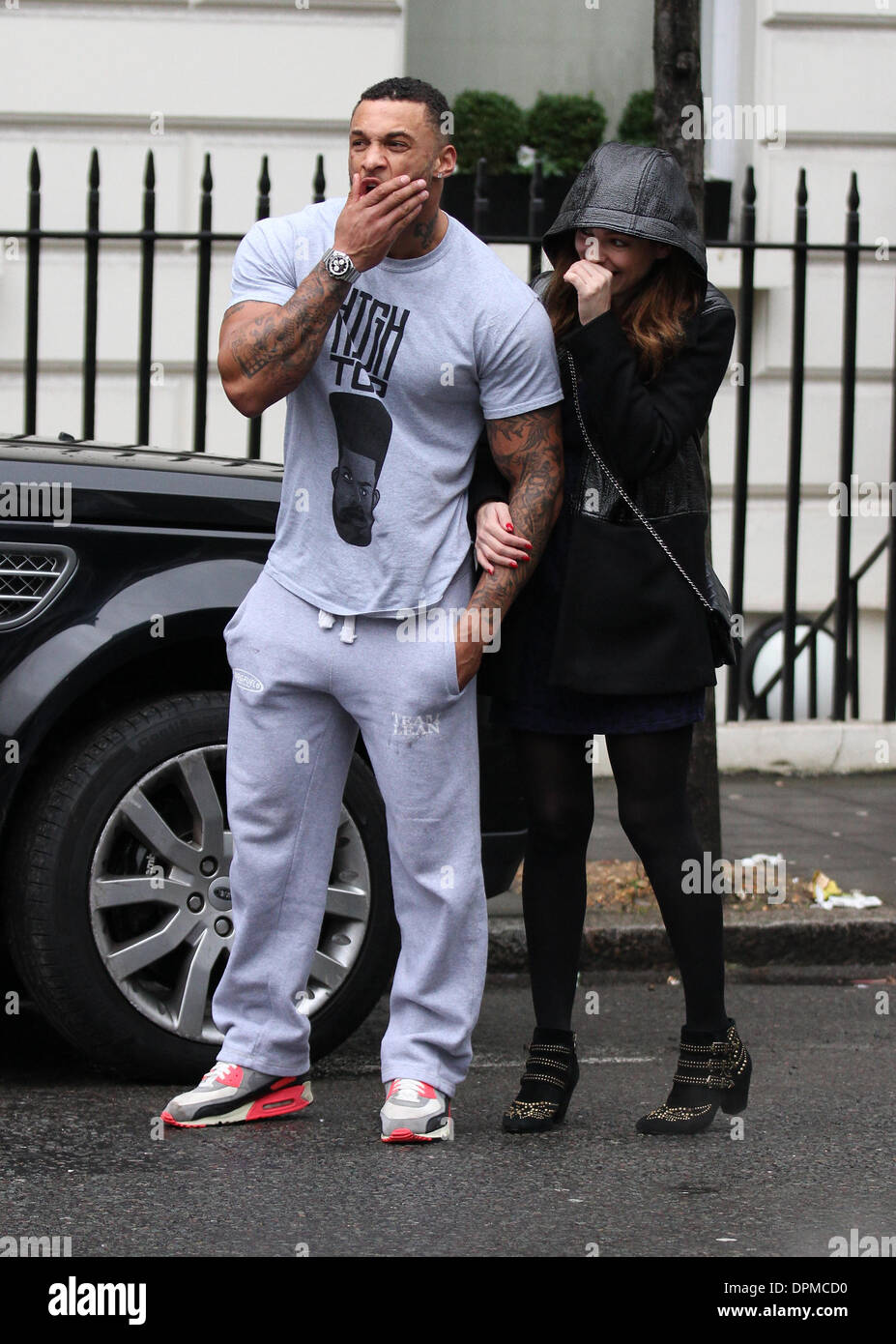 London, UK, 15th January 2014. Kelly Brook seen out and about with her ...