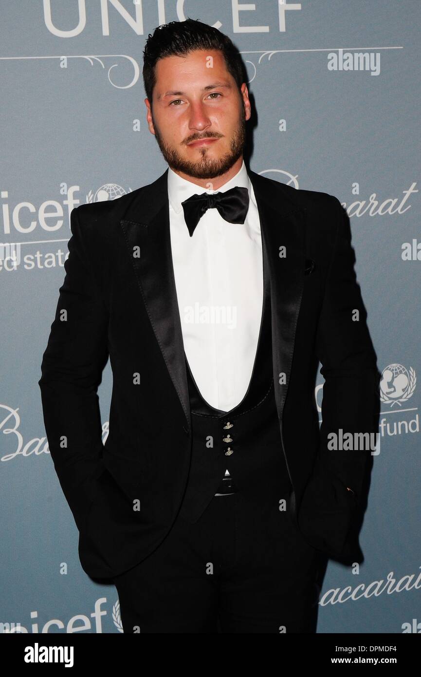 Los Angeles, CA, USA. 14th Jan, 2014. Val Chmerkovskiy at arrivals for ...