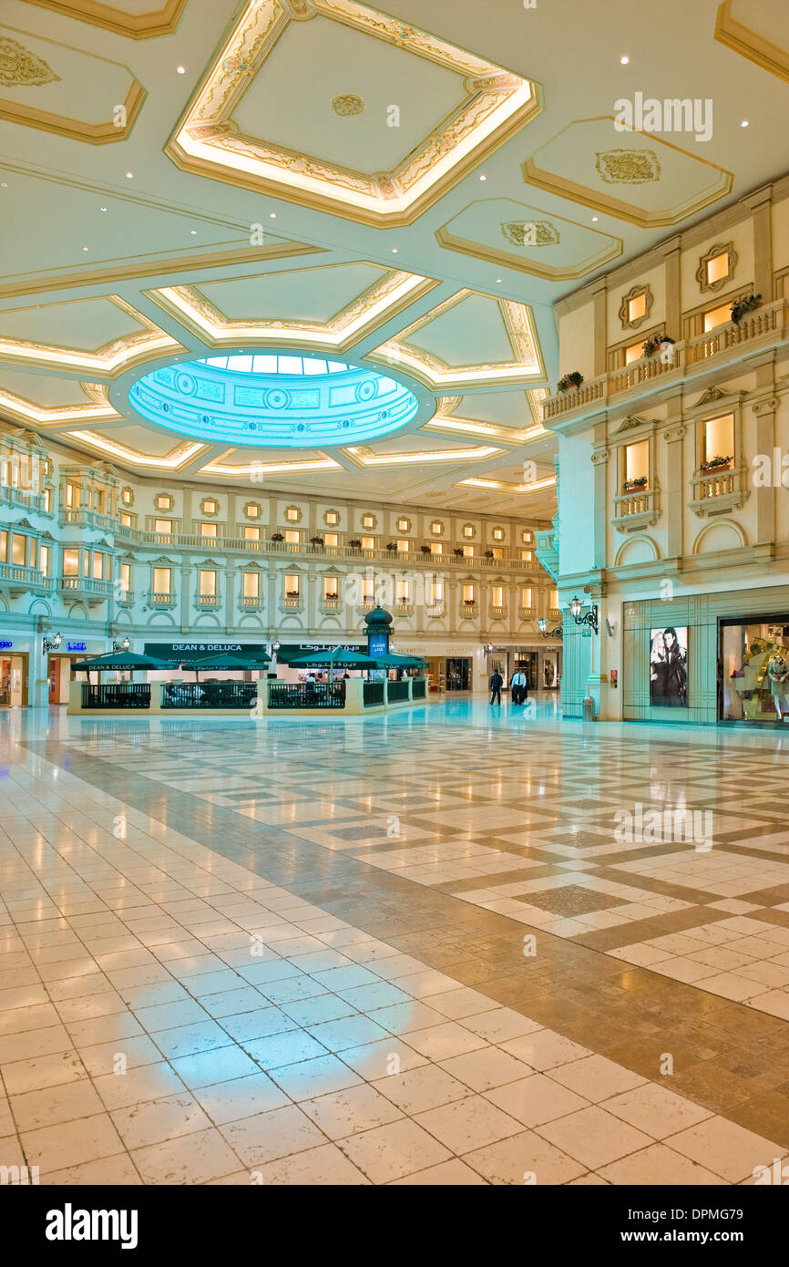 Villaggio center hi-res stock photography and images - Alamy