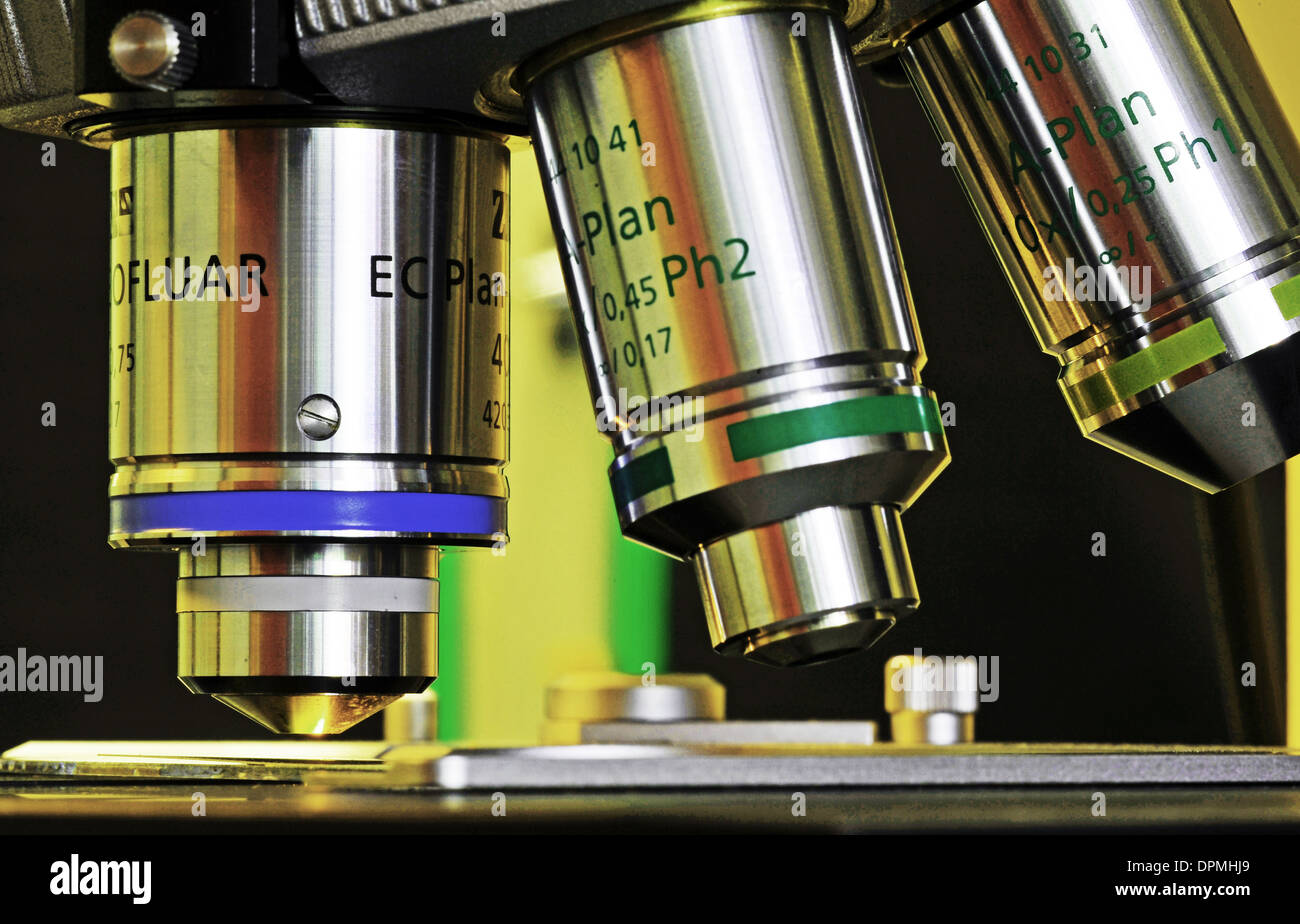 Light microscope sample table hi-res stock photography and images - Alamy