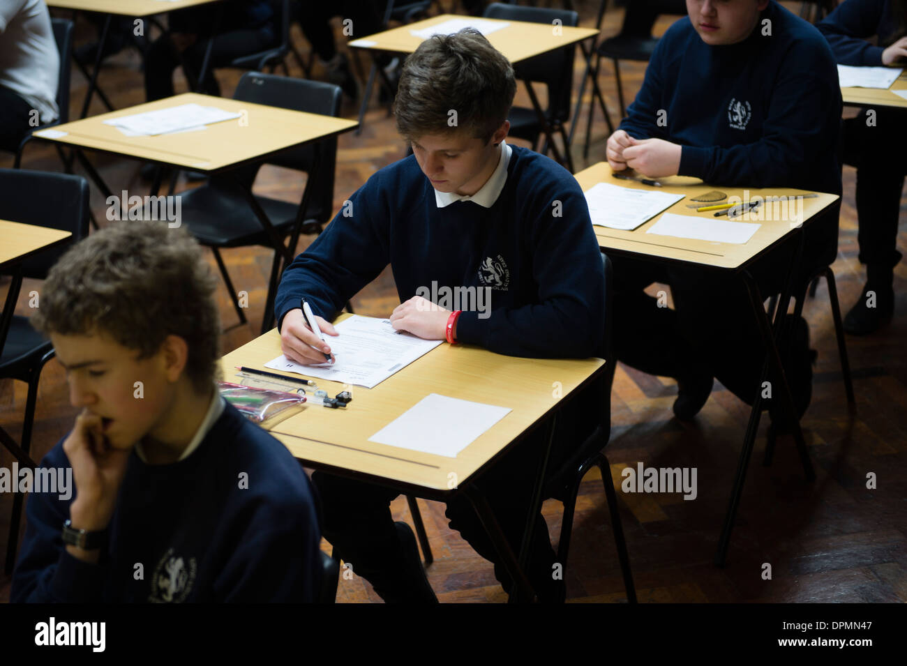 Teenager exams hall hi-res stock photography and images - Alamy