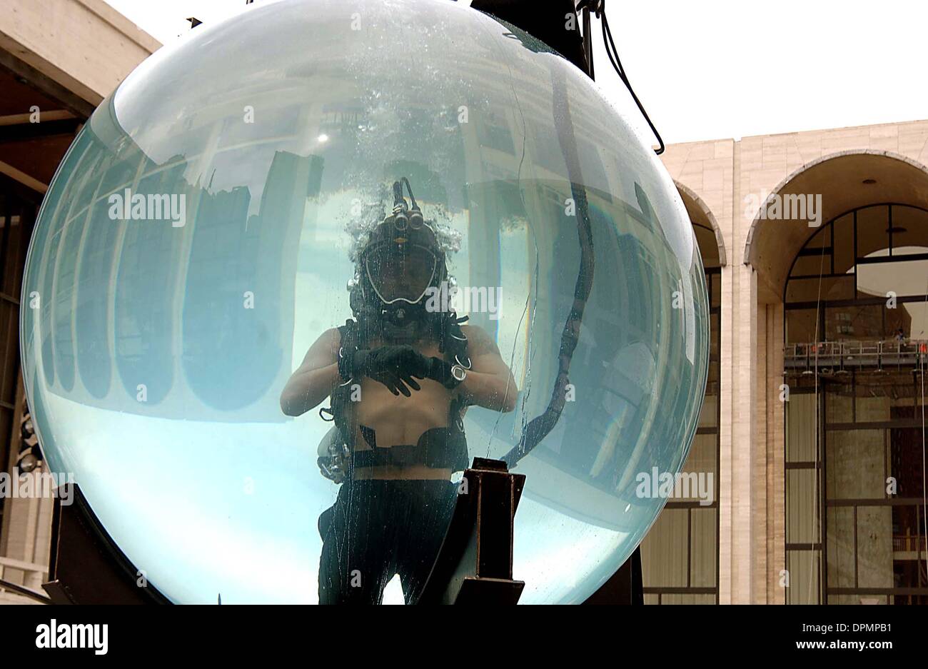 David blaine water hi-res stock photography and images - Alamy