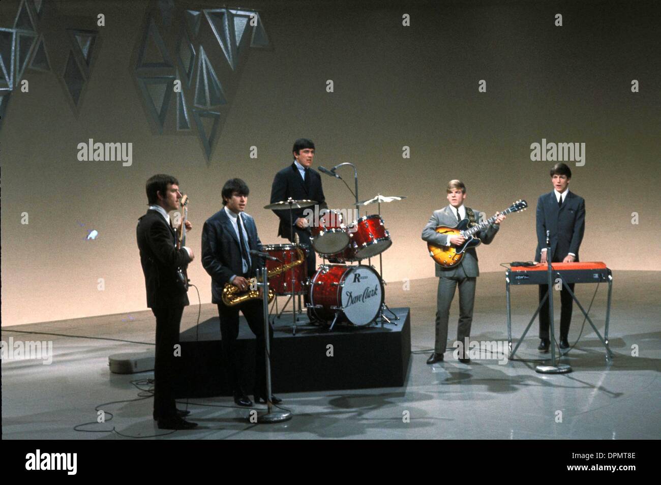 Dec. 18, 2006 - Z8623.THE DAVE CLARK FIVE IN 1964.DENIS PAYTON ...