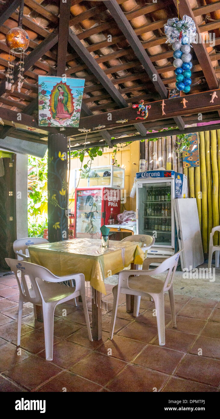Mexican restaurant interior hi-res stock photography and images - Alamy