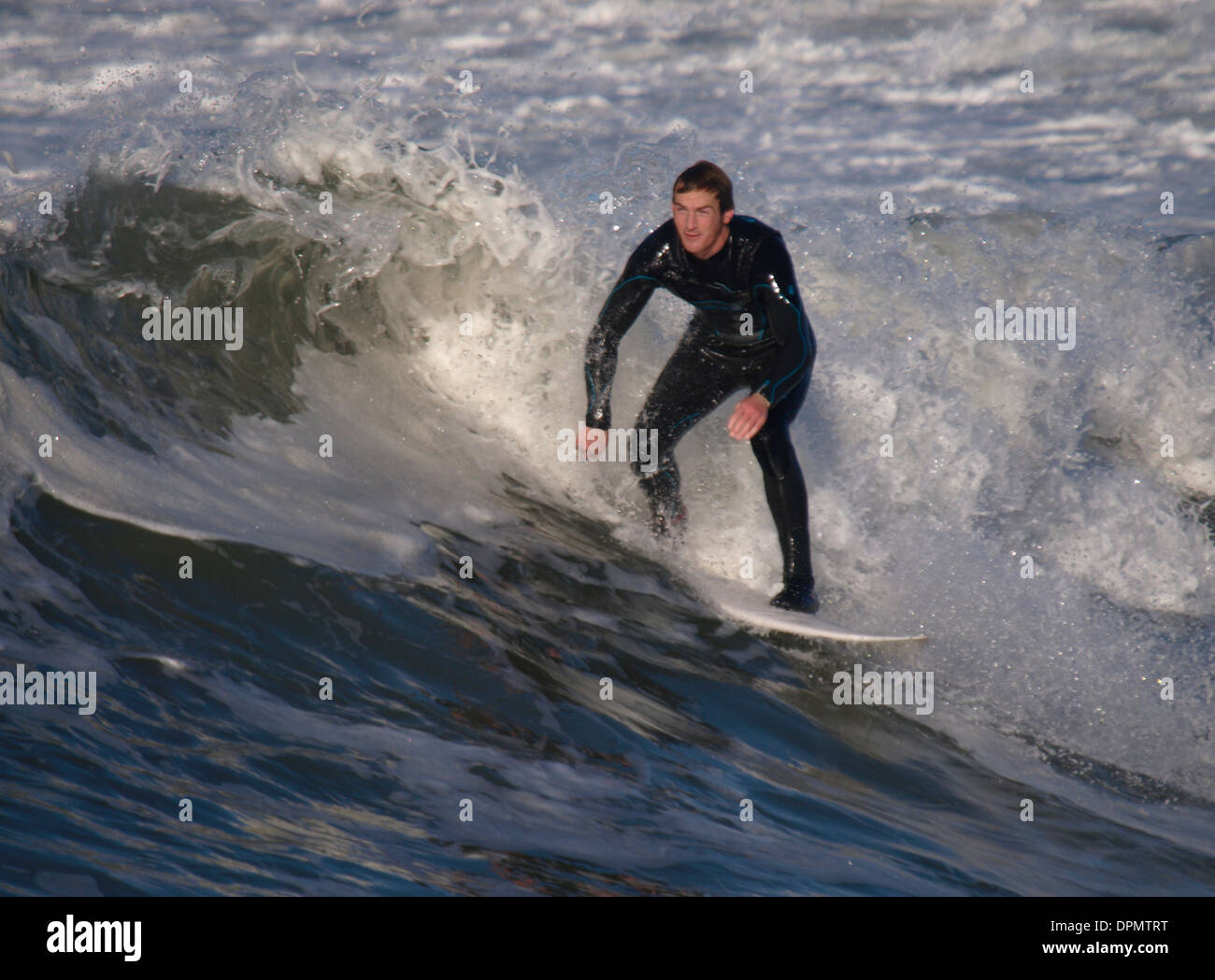 Surfing cornwall wave hi-res stock photography and images - Alamy