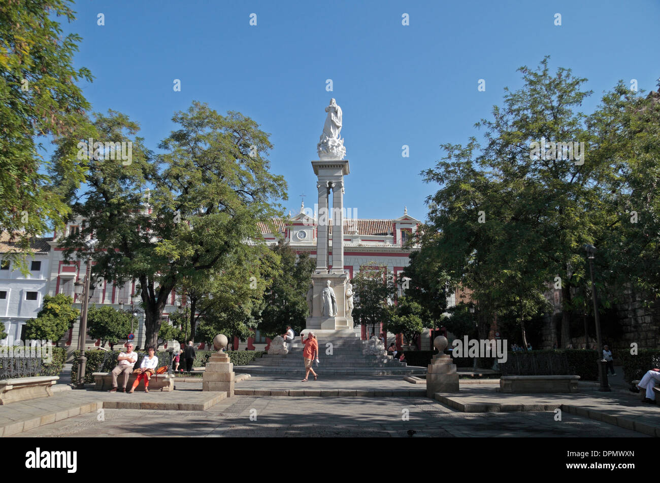 Immaculate Conception (Inmaculada Concepción) statue, Plaza del Triunfo ...