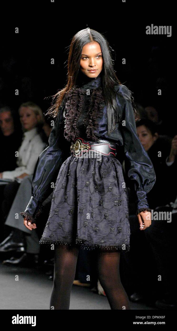 Feb. 8, 2006 - Los Angeles, CALIFORNIA, USA - K46704KR.OLYMPUS FASHION ...