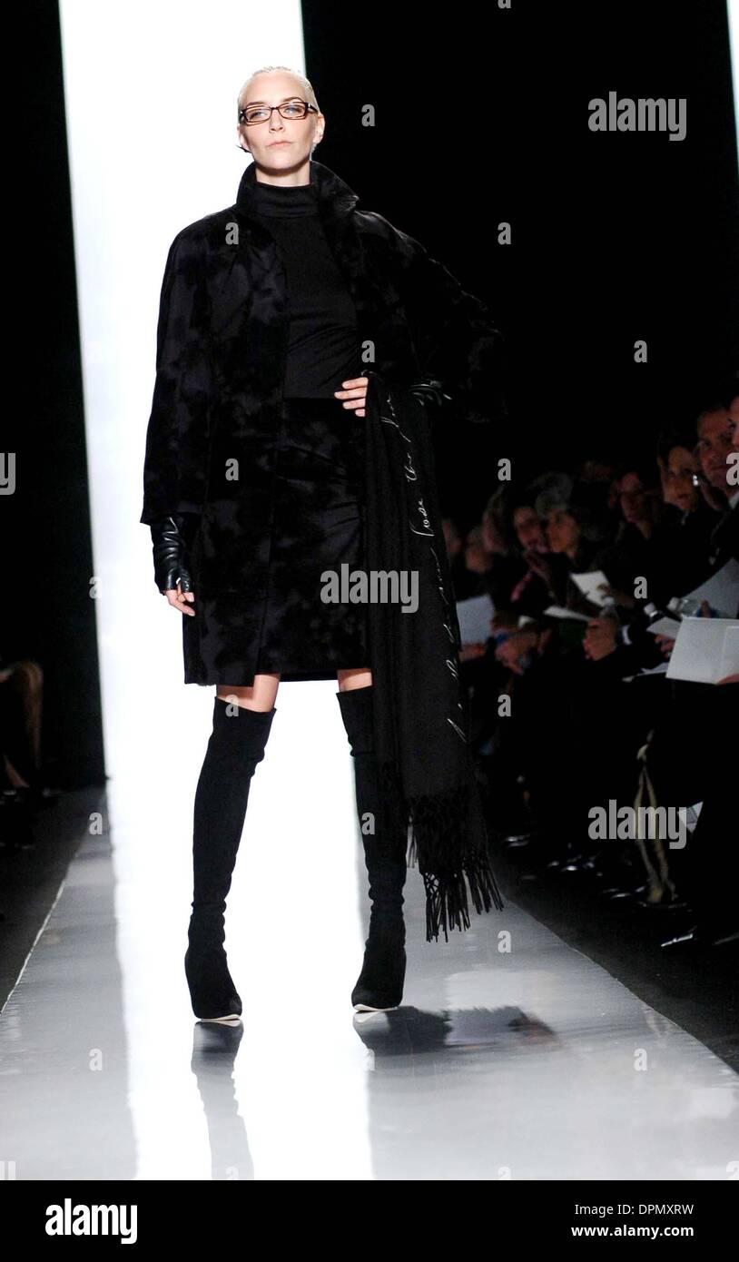 Ralph rucci bryant hi-res stock photography and images - Alamy