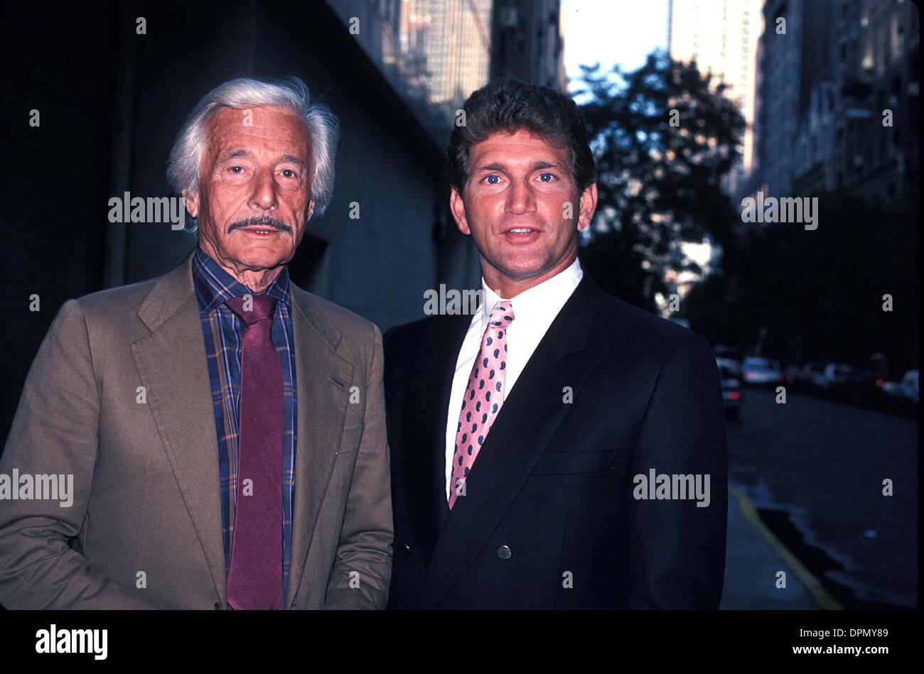 Joe theismann hi-res stock photography and images - Alamy