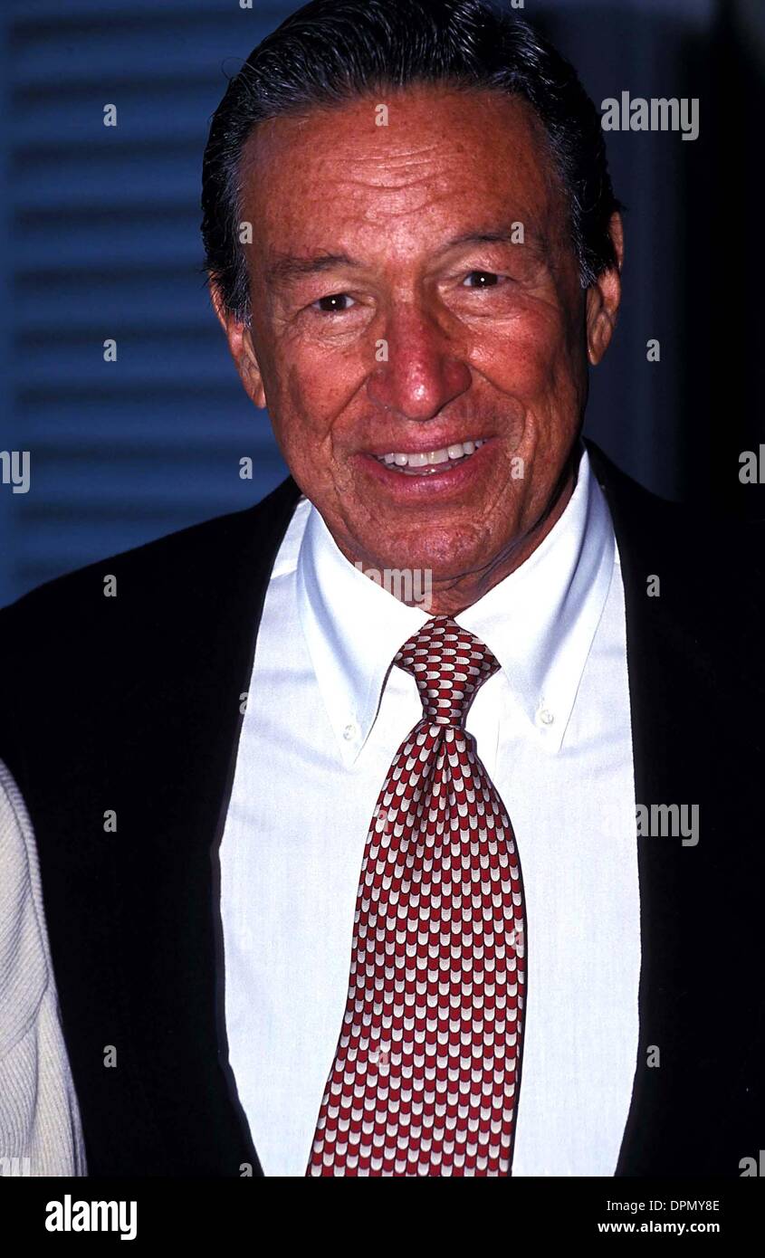 Apr. 13, 2006 - MIKE WALLACE.16766.MIKE WALLACE AT SAVE THE BAY ...