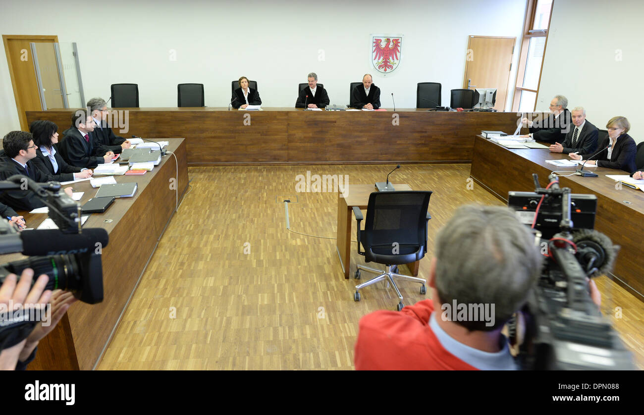 Potsdam, Germany. 15th Jan, 2014. Television cameras film the courtroom ...