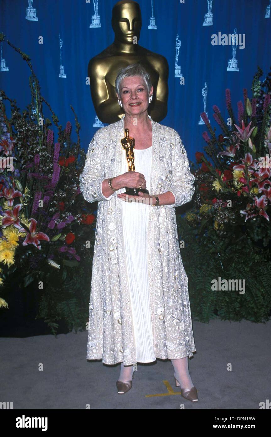 Oscars judi dench hi-res stock photography and images - Alamy