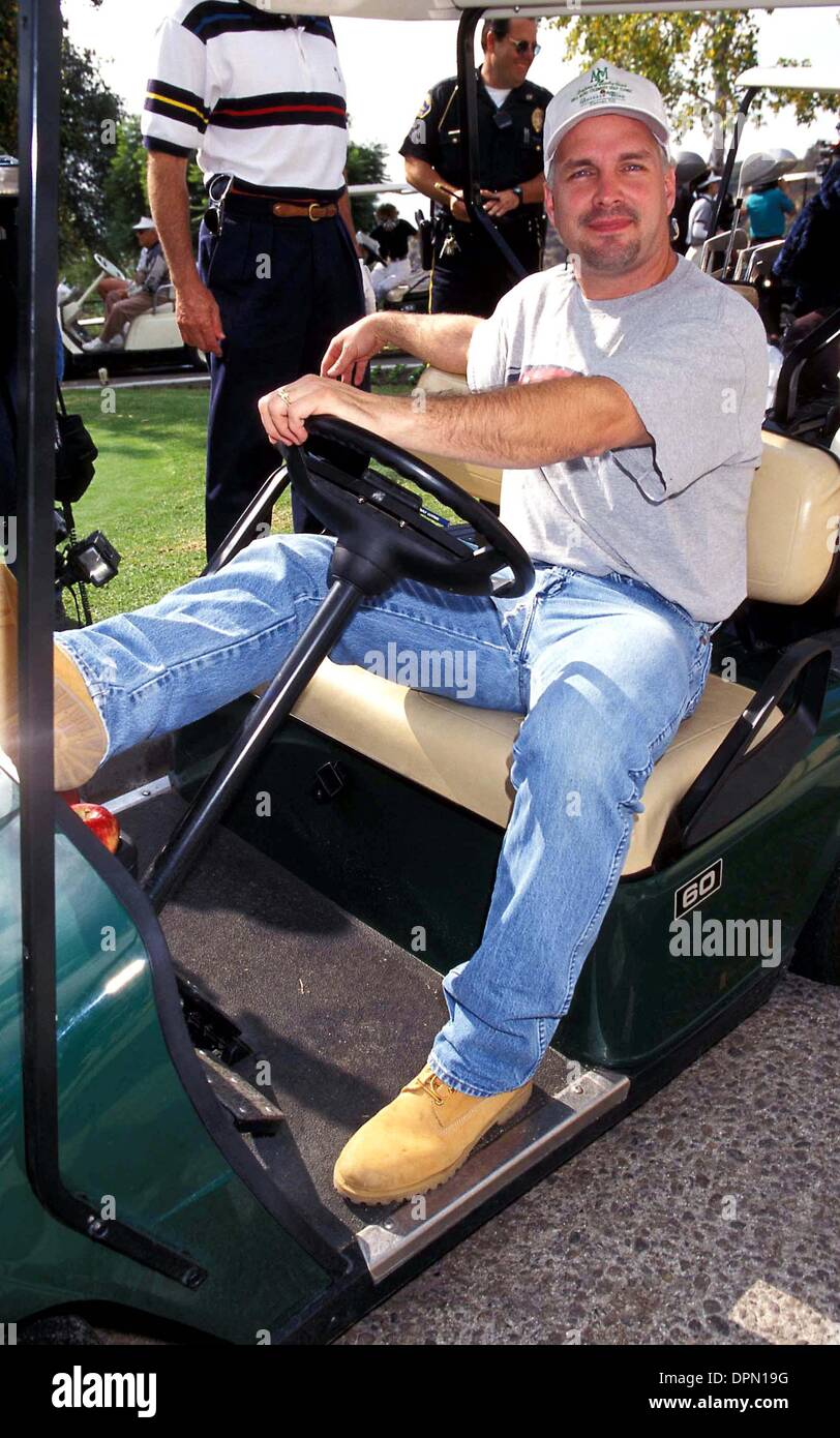 Feb. 7, 2006 - 15th Bill Boyd Invitational Classic .Garth Brooks. Lisa ...