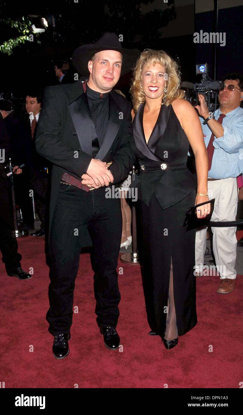 Garth brooks hi-res stock photography and images - Alamy