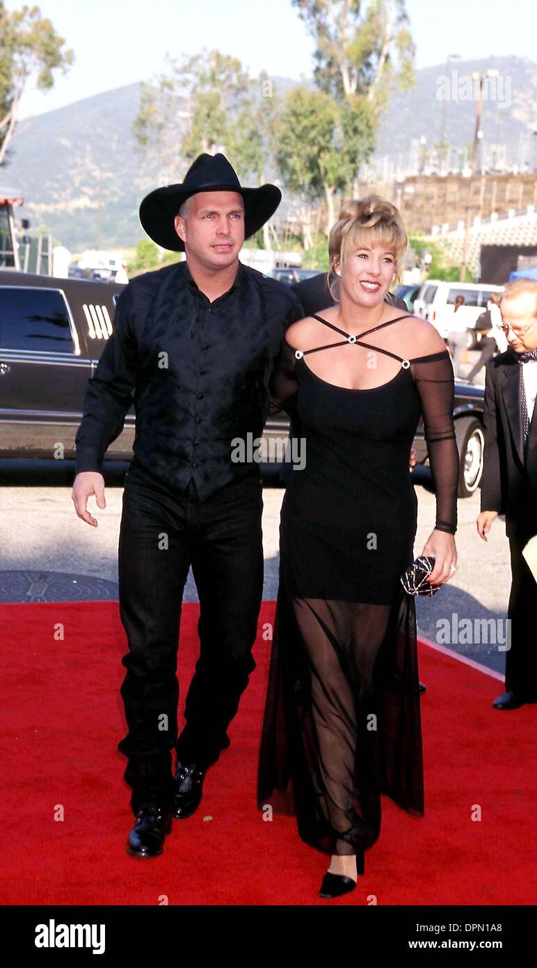 Garth brooks 1998 hi-res stock photography and images - Alamy