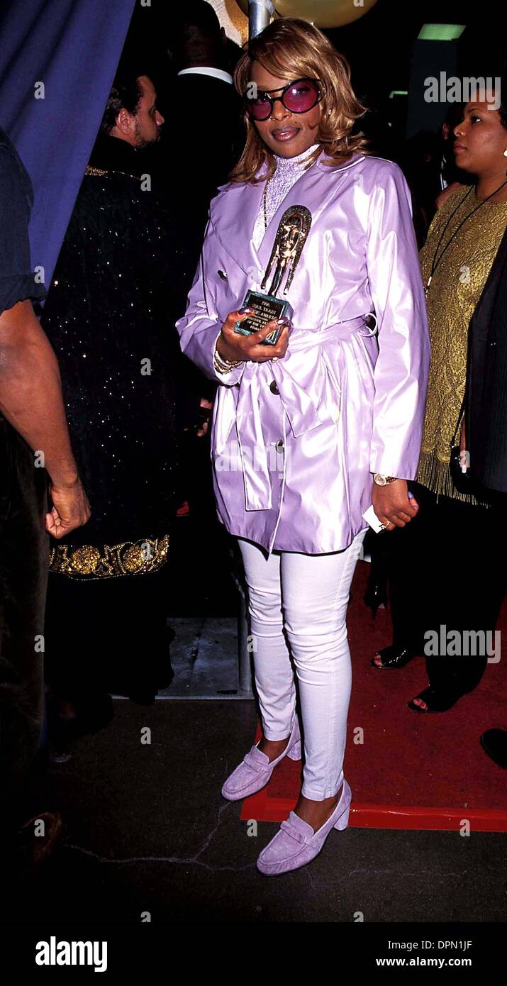 Mar. 14, 2006 - 10TH ANNUAL SOUL TRAIN AWARDS.MARY J BLIGE. LISA ROSE ...
