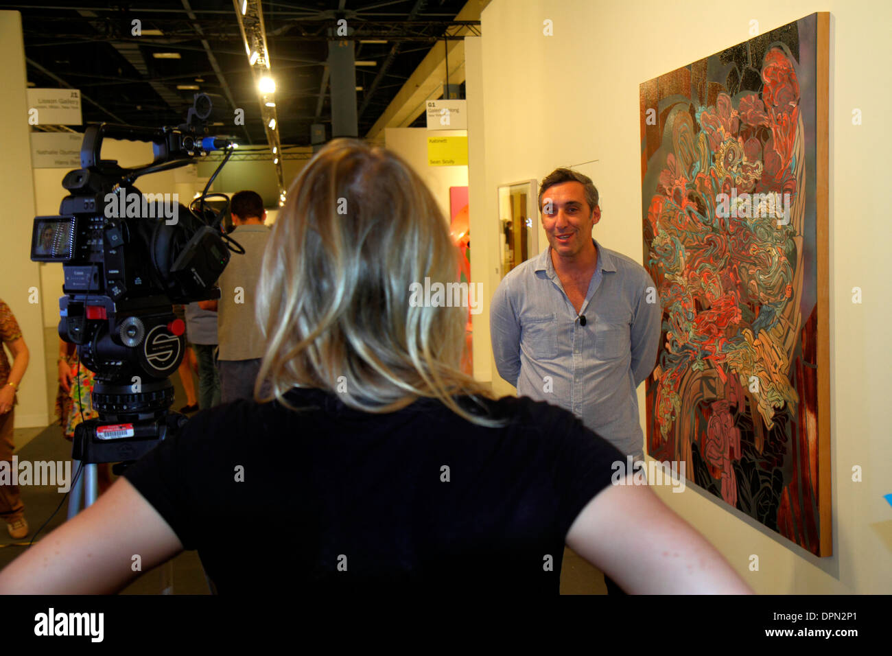Female reporter interviewing woman hi-res stock photography and images ...