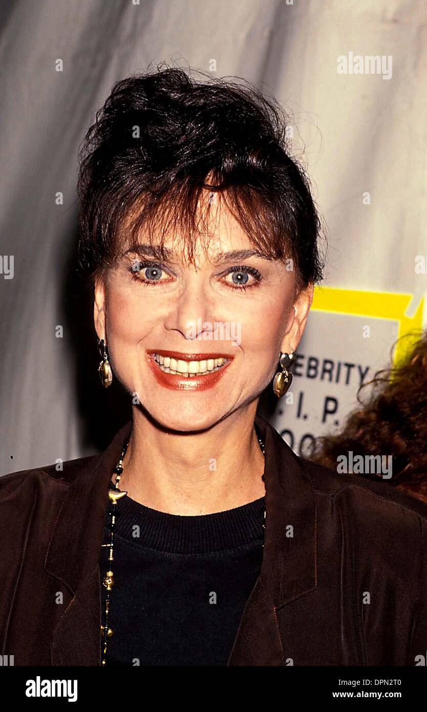 Suzanne pleshette 1992 hi-res stock photography and images - Alamy