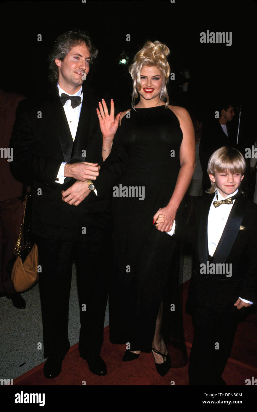 Sept. 11, 2006 - L7815LR.ANNA NICOLE SMITH WITH SON DANIEL AND. JOHN ...