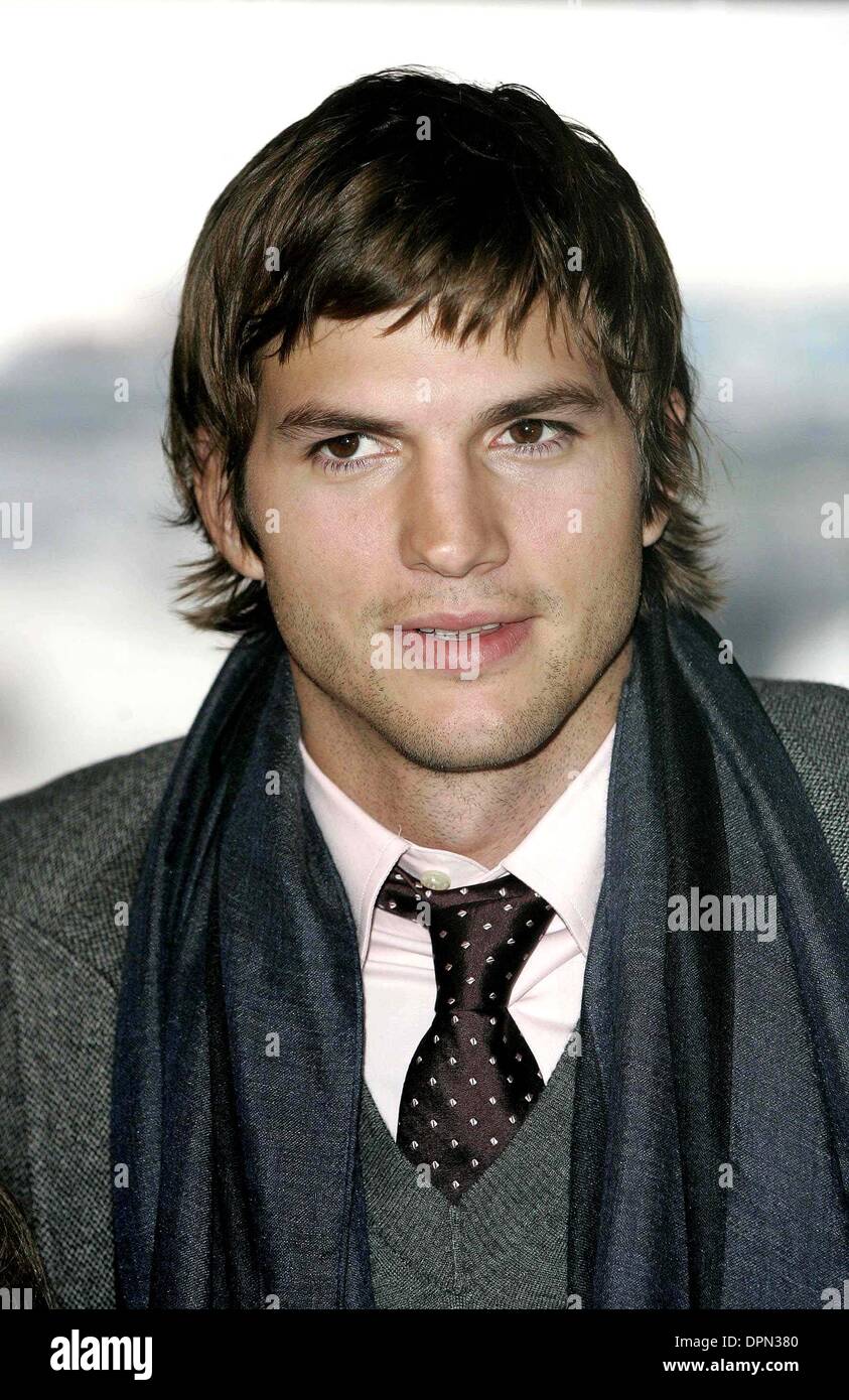 The guardian 2006 ashton kutcher hi-res stock photography and images ...