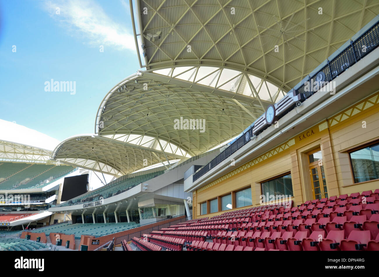 Oval stands hi-res stock photography and images - Alamy