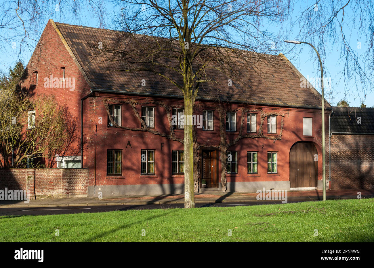 Coal house hi-res stock photography and images - Alamy