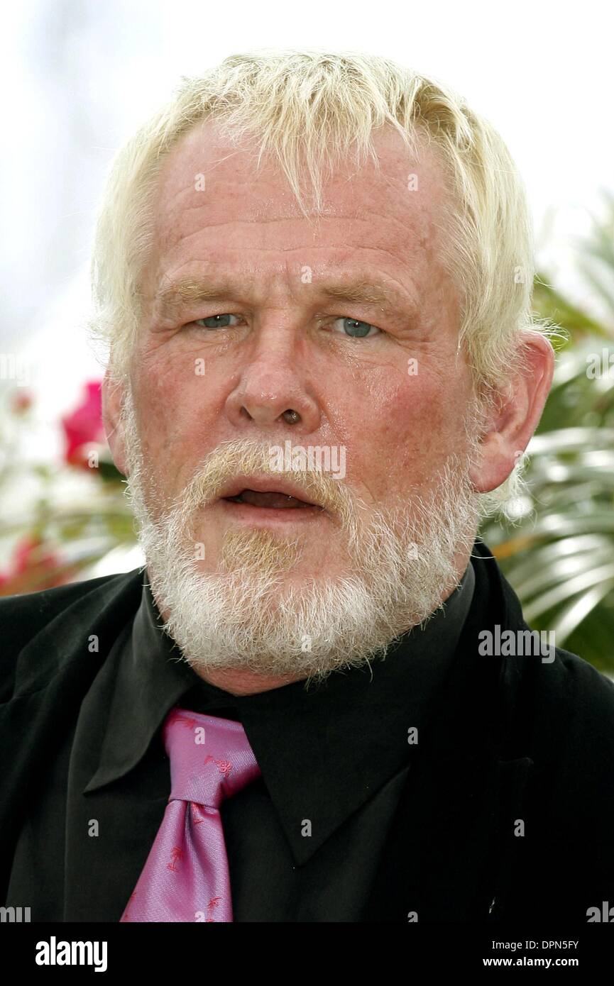 May 18, 2006 - Cannes, France - JE T'AIME PHOTOCALL-'59TH FESTIVAL DE ...