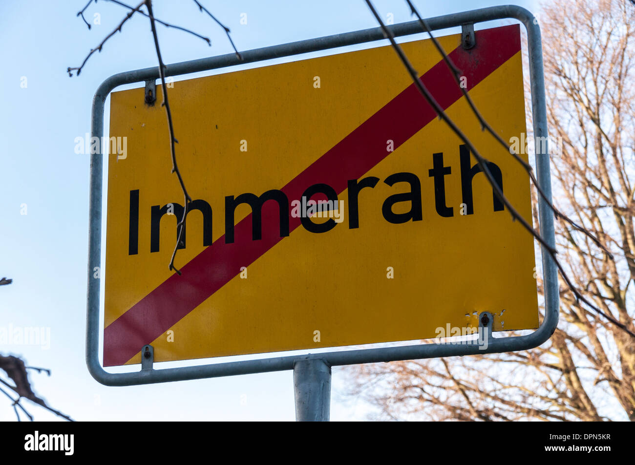 German exit sign hi-res stock photography and images - Alamy