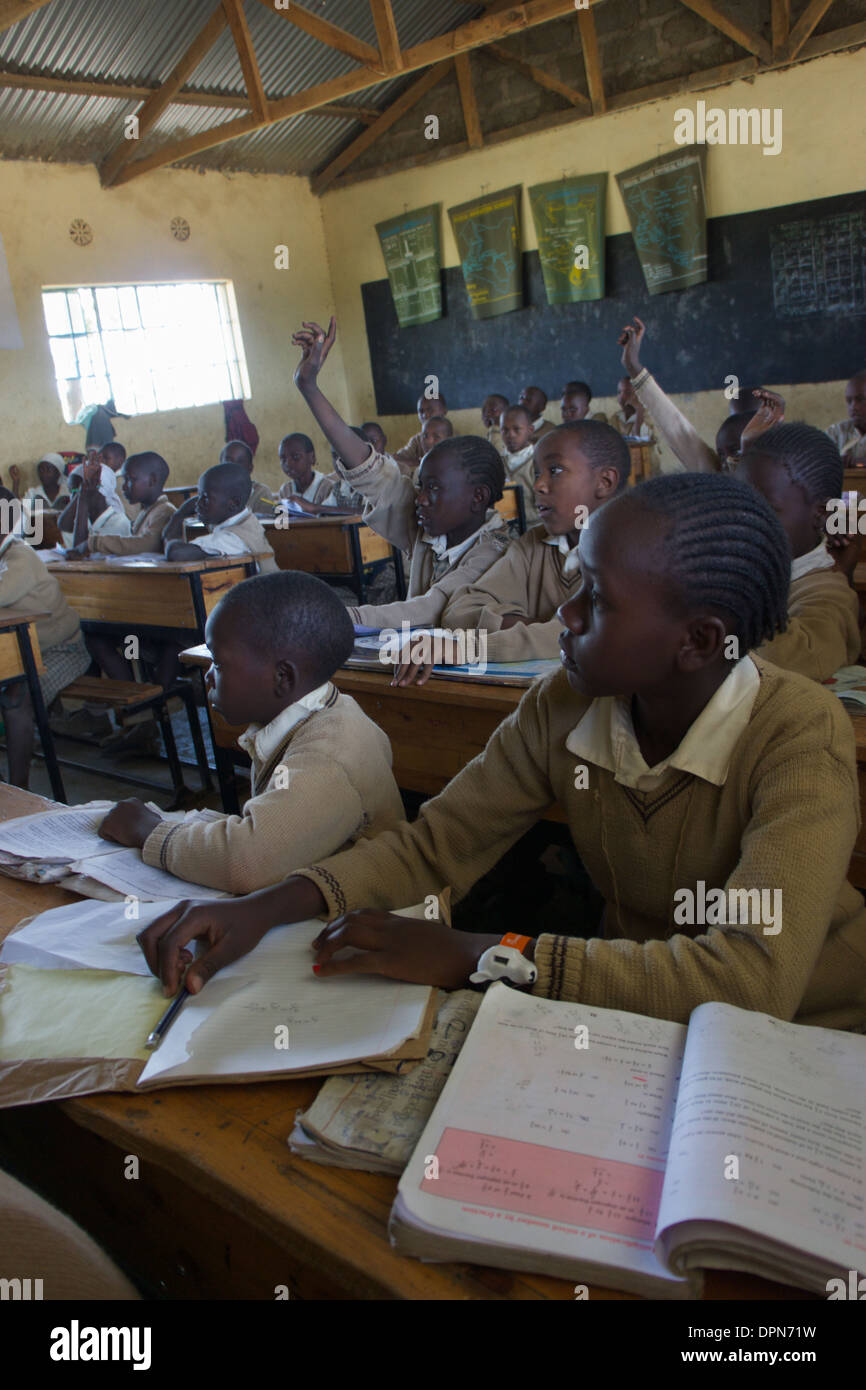 School children kenya classroom hi-res stock photography and images - Alamy