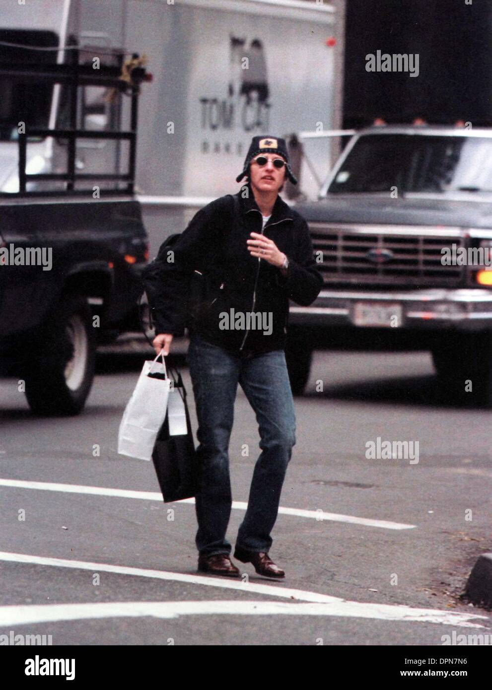 Nov. 27, 2006 - ELLEN DEGENERES ON MADISON AVENUE, NEW YORK CITY 11-26 ...