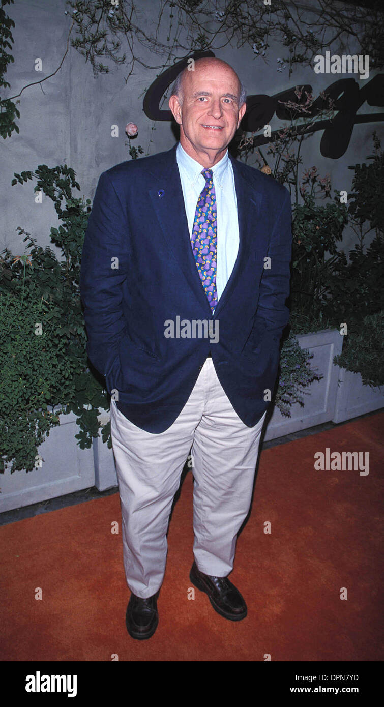 Peter boyle everybody loves raymond High Resolution Stock Photography ...